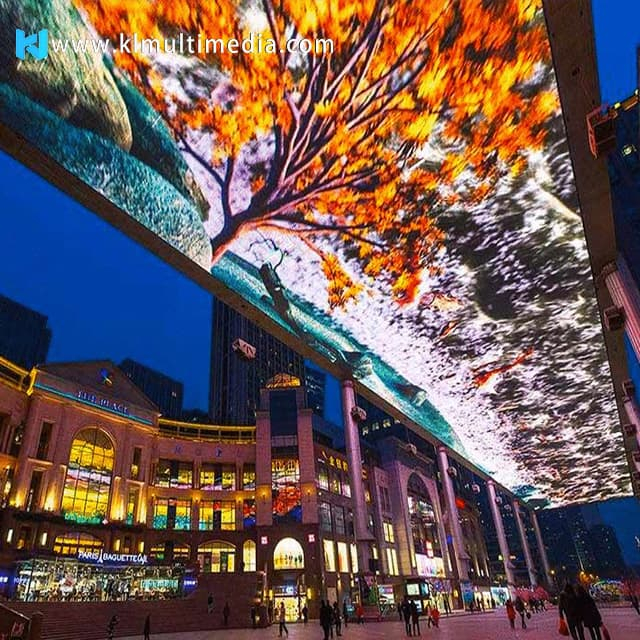 sky screen - cyclorama projection