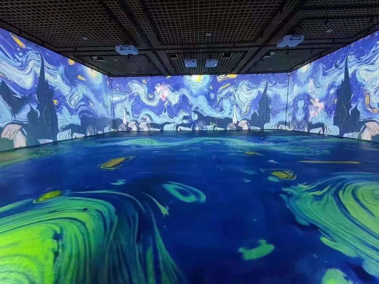 300 free examples of interactive multimedia videos for design