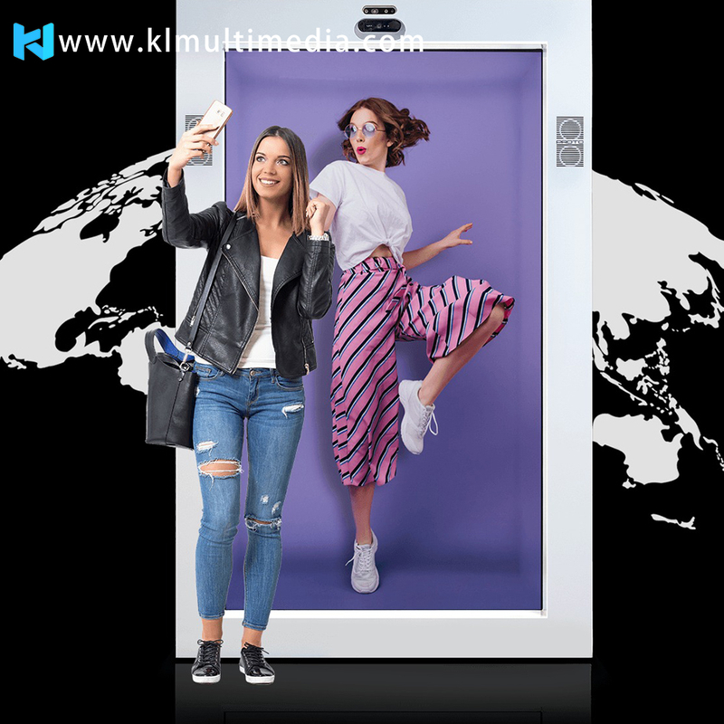 Live Human Hologram Box: Real-Time Conversation & Holo Connect